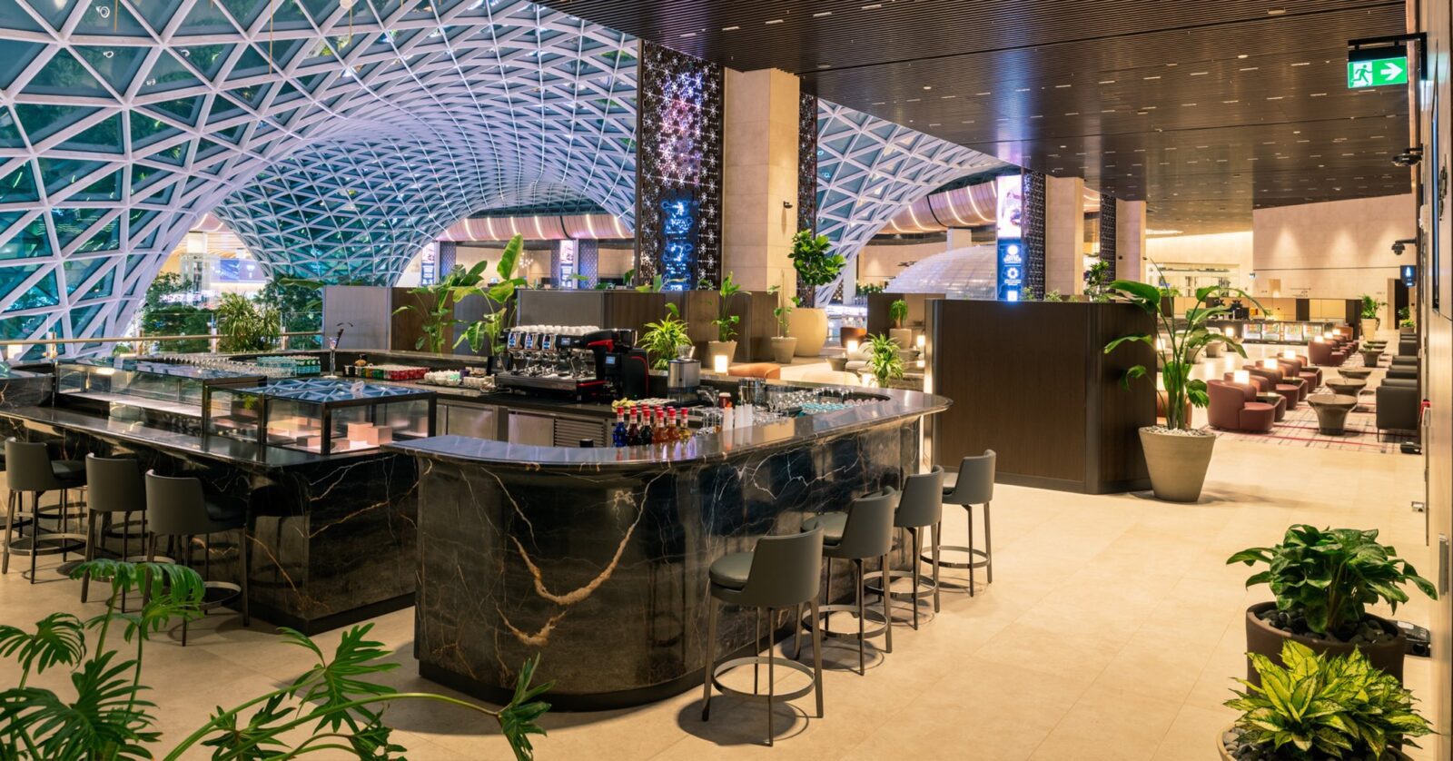 Qatar Airways apresenta sua nova sala vip no Aeroporto Internacional de ...