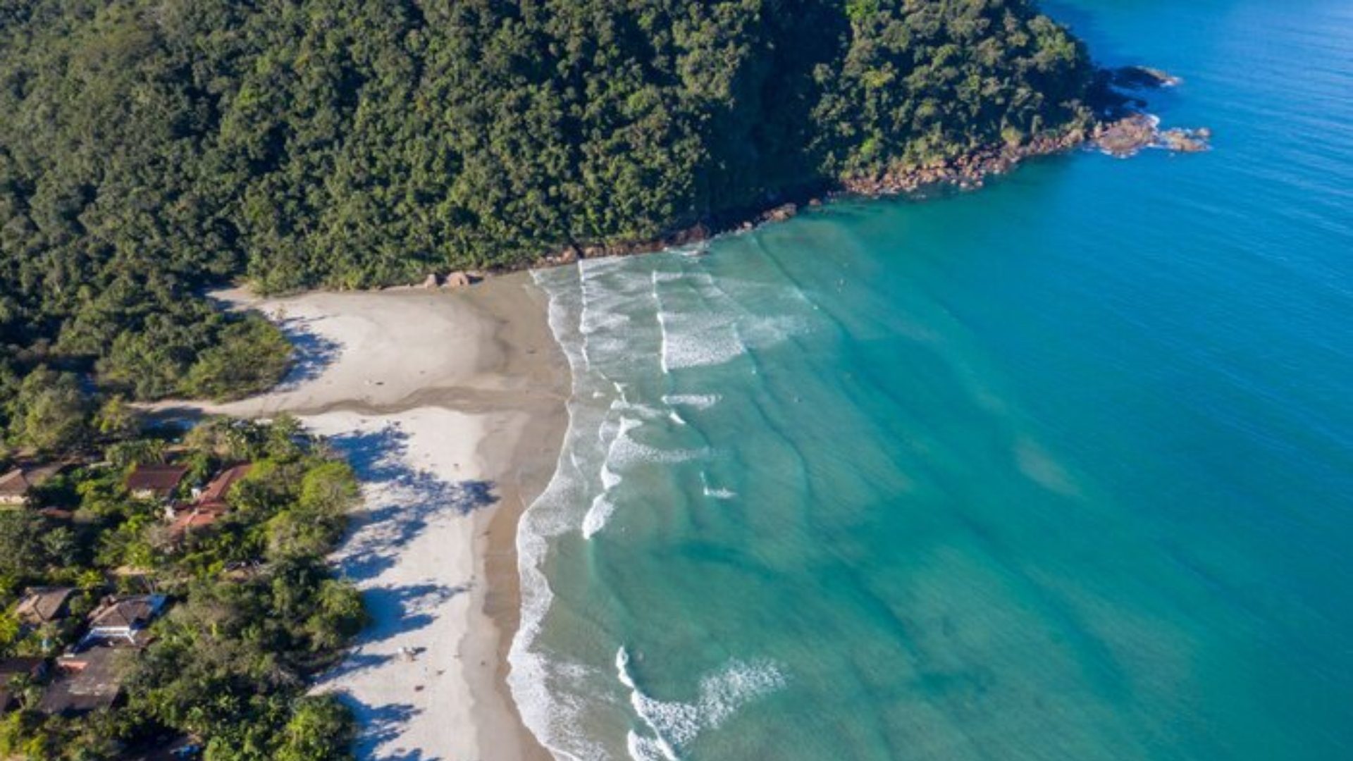 Praia das Toninhas, Ubatuba: onde fica, o que fazer e como chegar - Imperio das Milhas